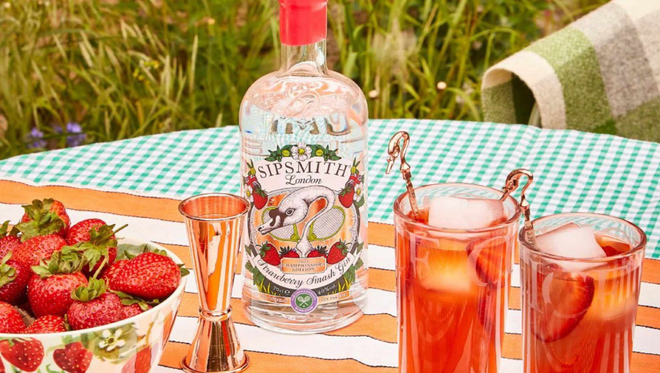 Strawberry Smash Collins Recipe – The Bottle Club
